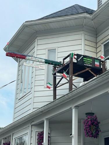 Carpenter pays homage to champion father-in-law with Greasy Pole ...