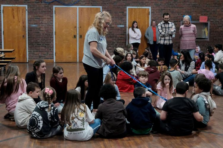 Bad to the Beeman: Students get hands-on experience with dog behavior ...