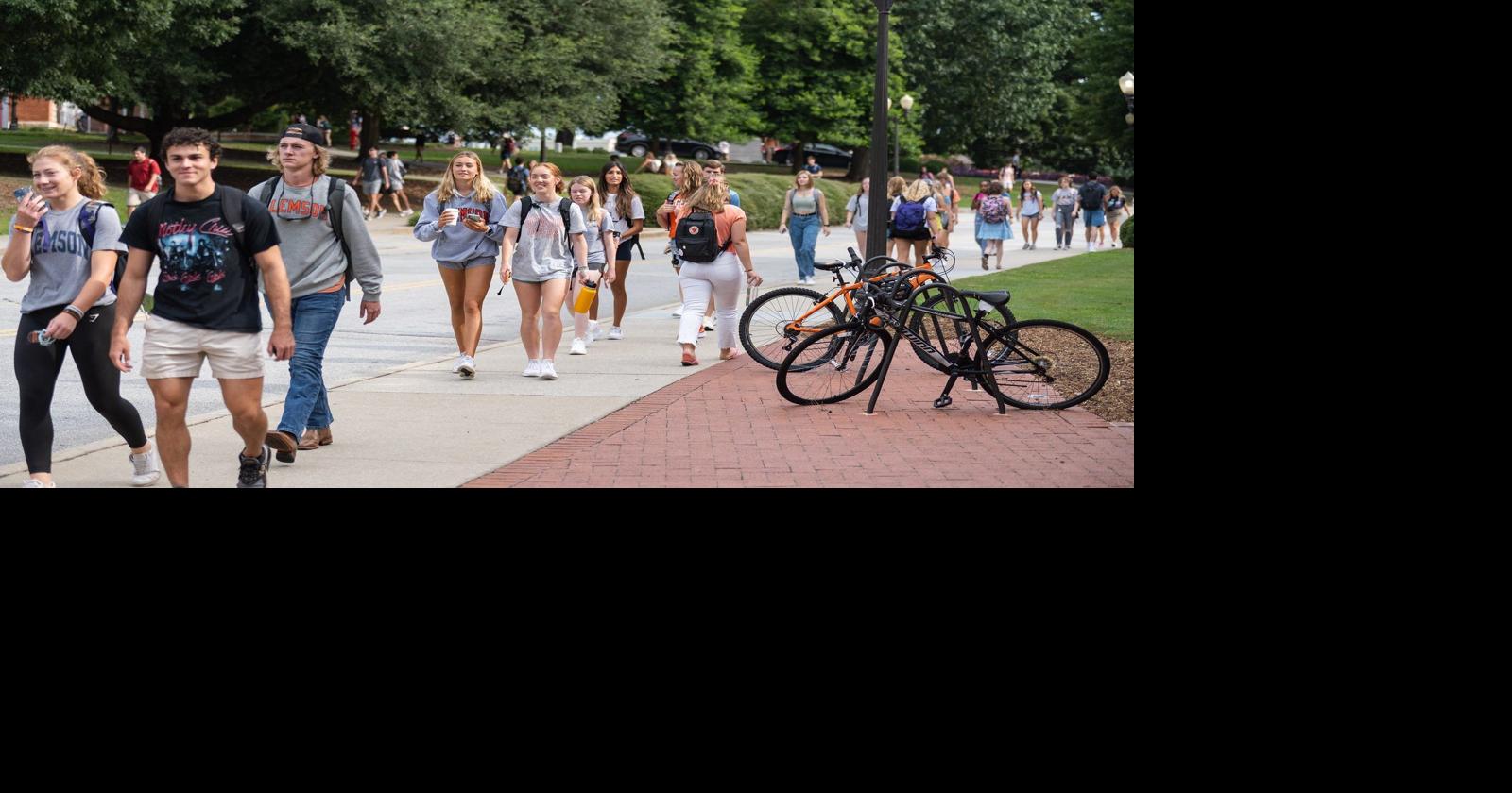 SC college enrollment remains flat this fall, ‘nowhere near the cliff ...