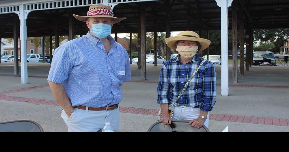 Chris Triplett, left, and Leslie Graitcer | | goldenislesmagazine.com