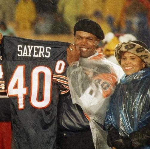 40 FOR 40: Gale Sayers returns to Pro Football Hall of Fame | Local ...