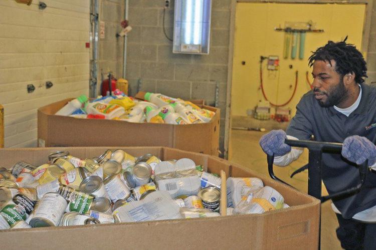 Kroger clears flood-damaged store, donates bulk of products to charity ...