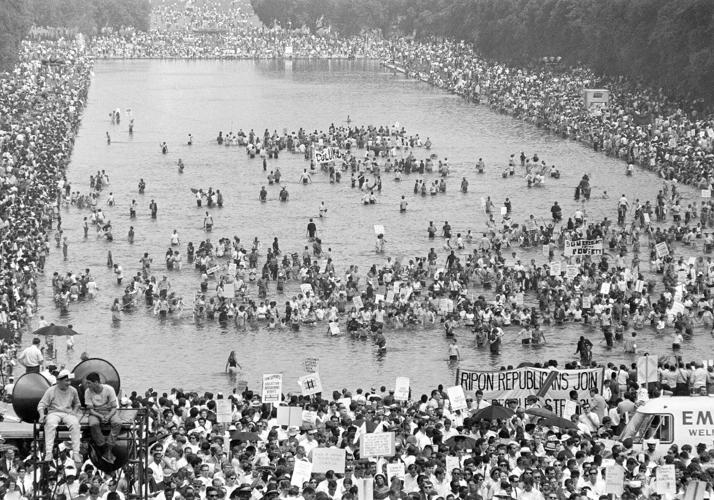 A Reflecting Pool that has long enticed visitors now gains police ...