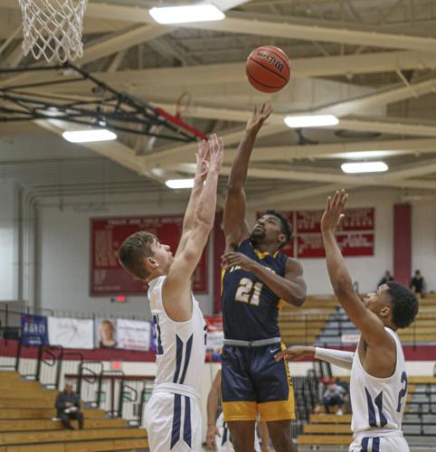 PREP BOYS BASKETBALL: Goshen, Central win at Holiday Tournament ...