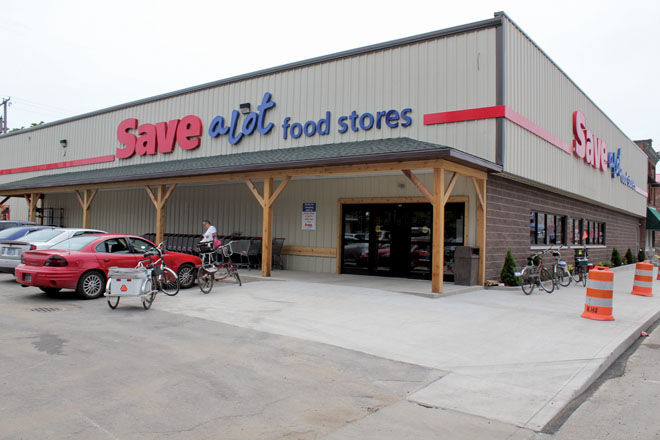146 Topeka investors open new grocery | News | goshennews.com