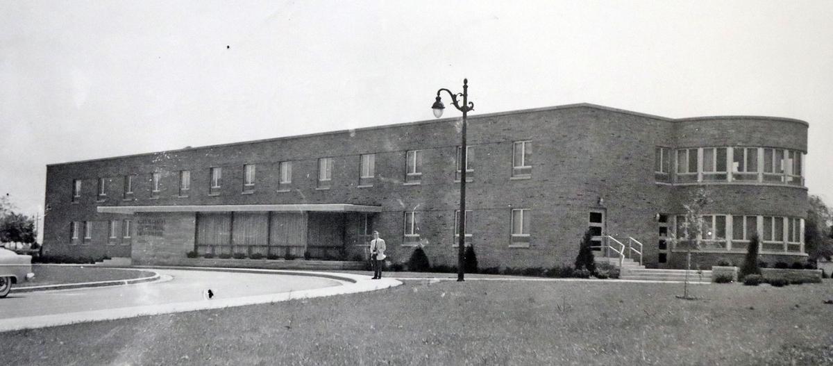 Hospital employees say farewell to 1955 building | News | goshennews.com