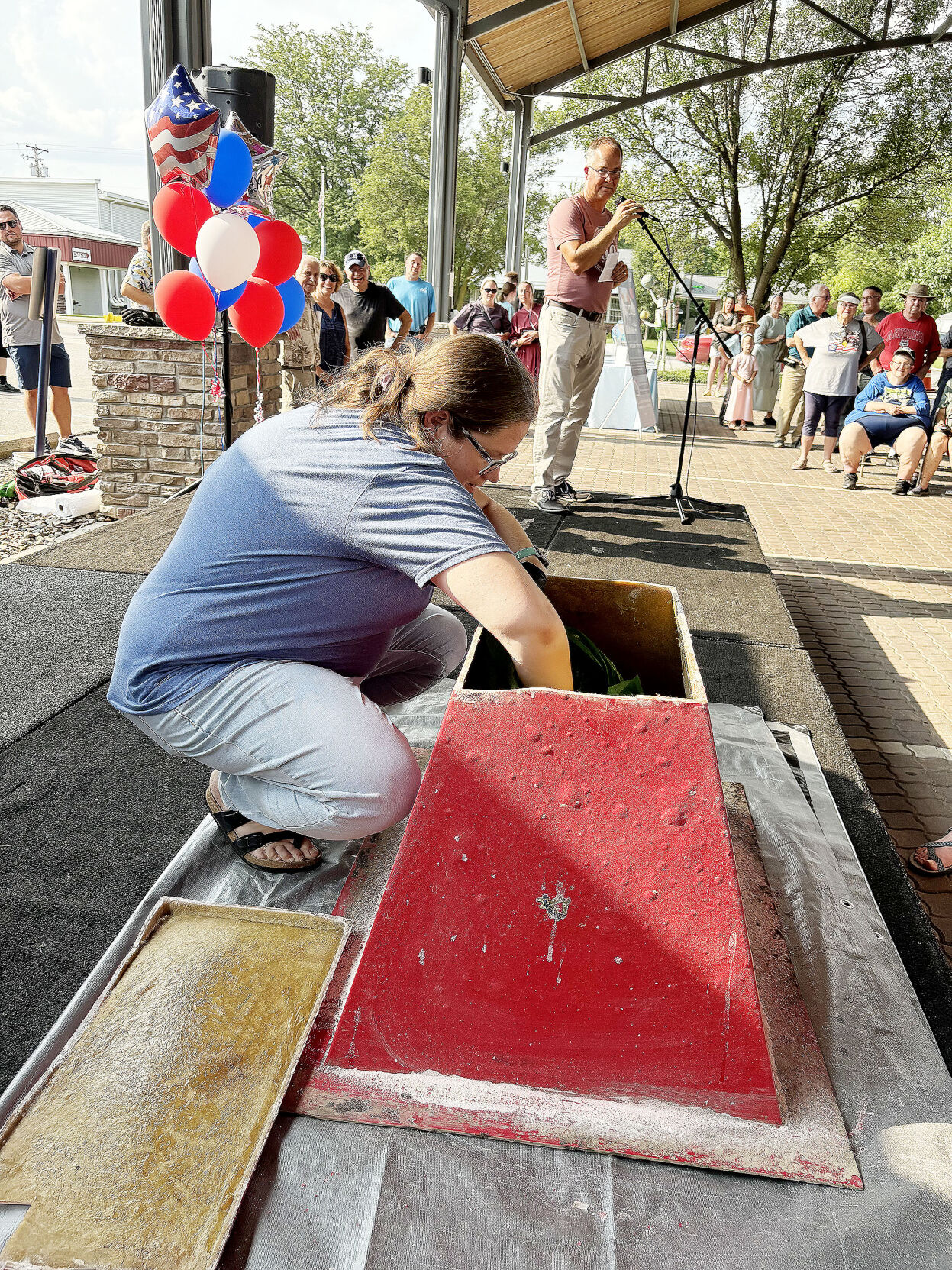 Nappanee peeks into the past with opening of centennial time capsule ...