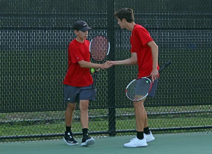 PREP BOYS TENNIS: Goshen wins second-straight sectional in win over ...