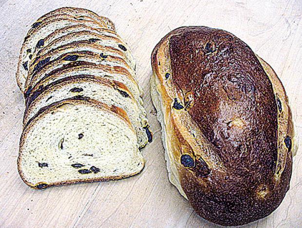 Guests enjoy Belgian breakfast bread | Local News | goshennews.com