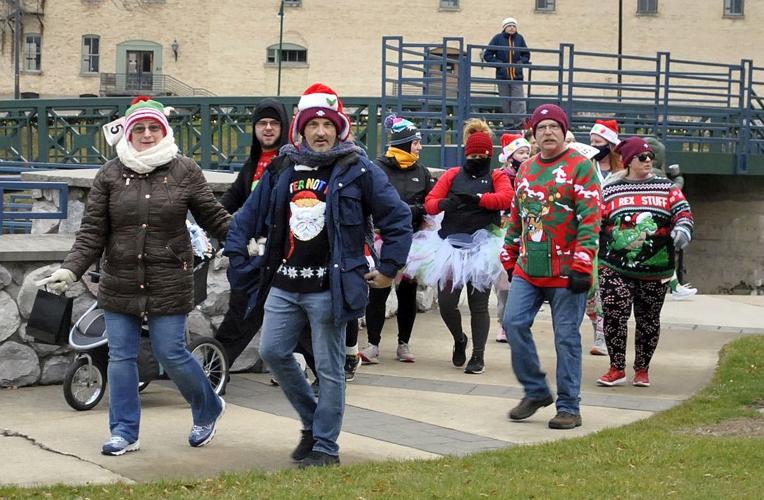 Ugly Sweater Run supports Elkhart education | News | goshennews.com