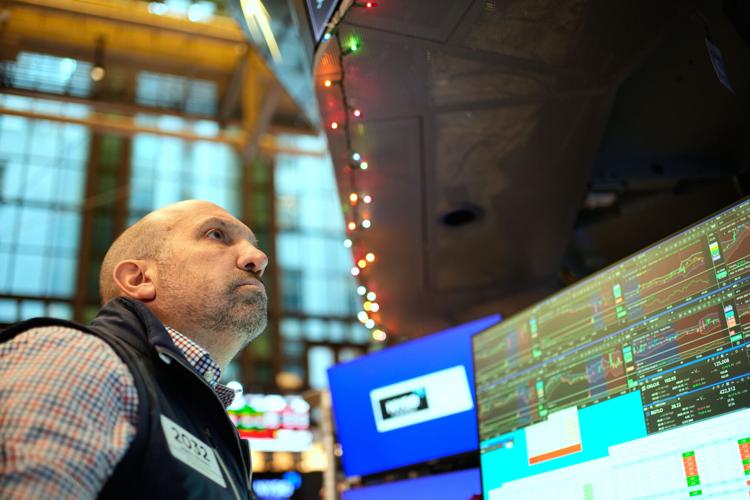 US stocks rise at the start of a holiday-shortened week | National News ...