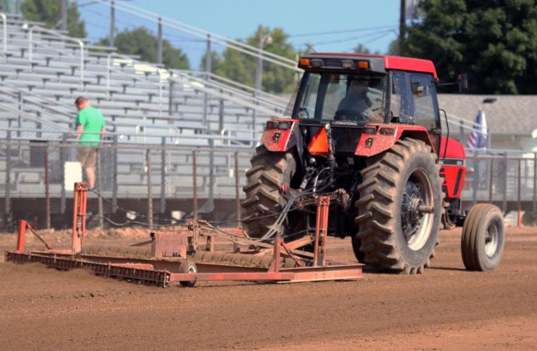 ELKHART COUNTY FAIR: Crew works hard to get harness racing track ready ...