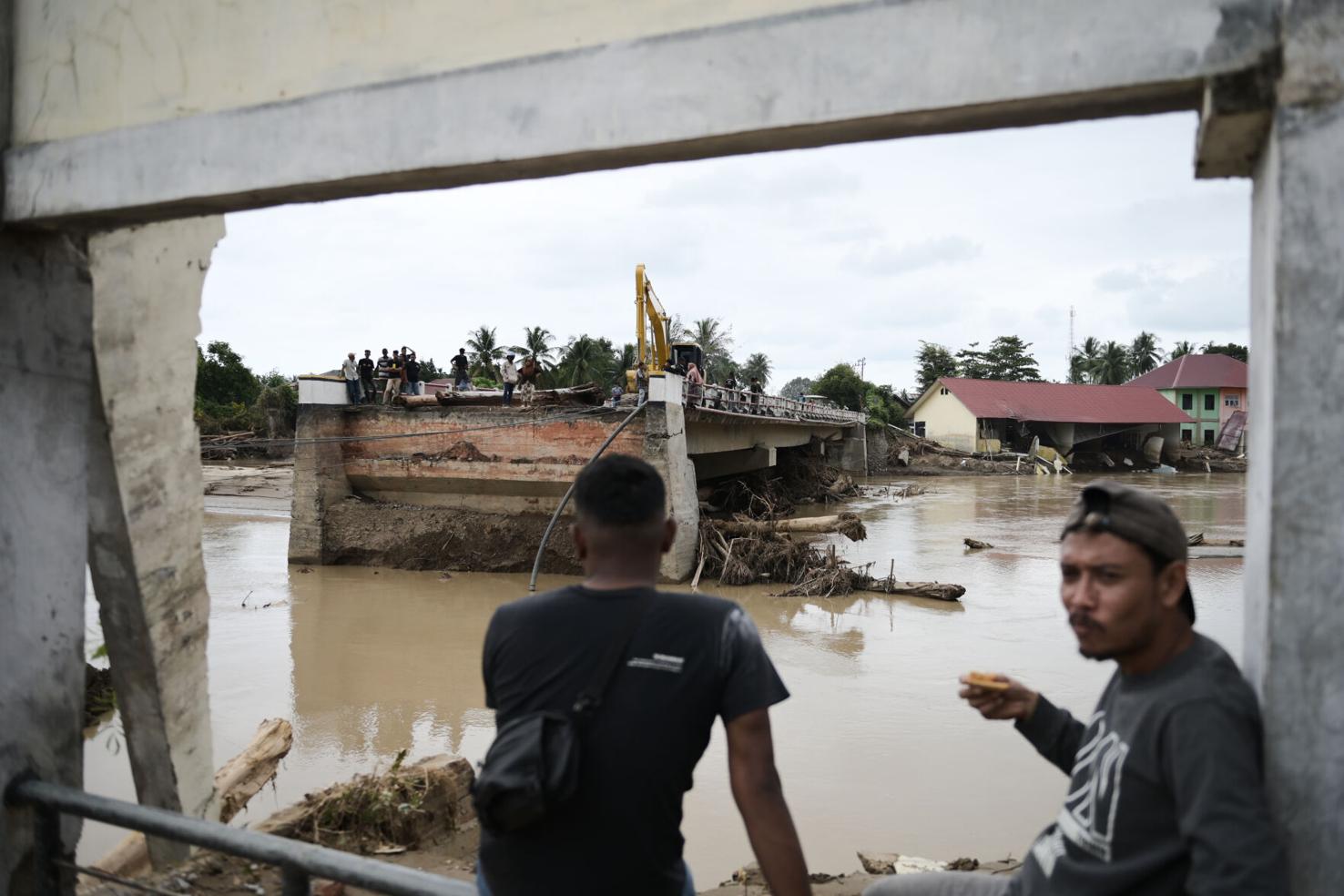 Indonesia Extreme Weather Asia Flooding | National News | goshennews.com