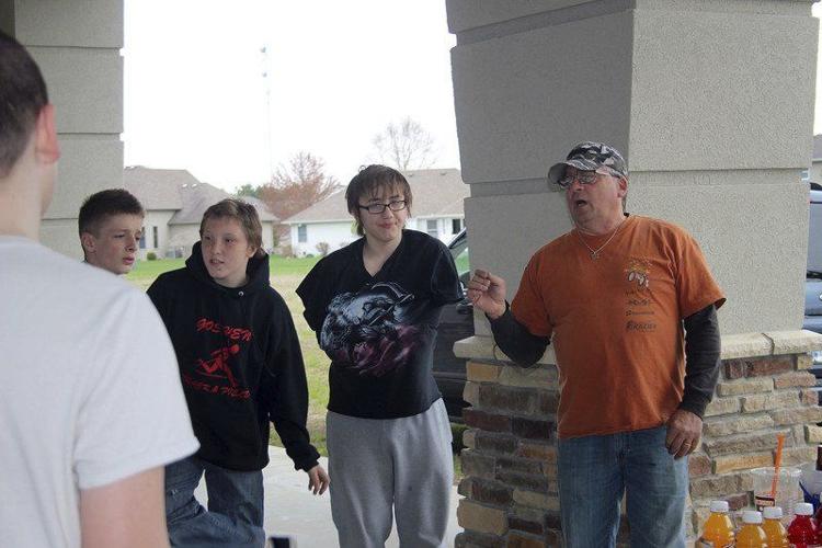 Middle school club pairs students with mentors | Local News ...