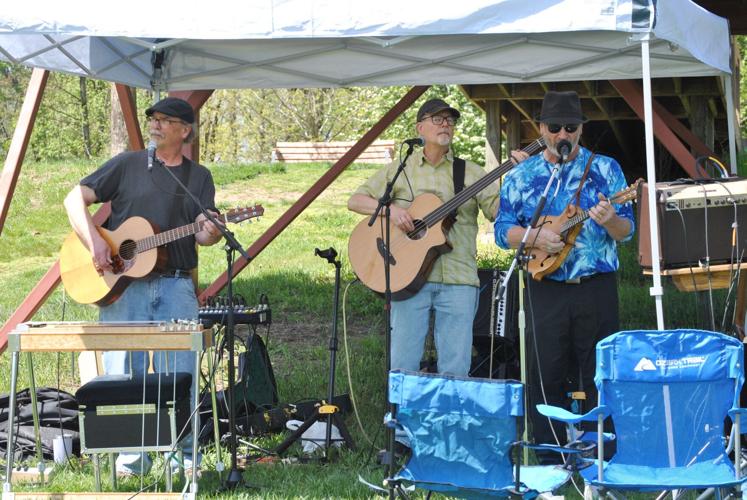 Dogapalooza offers all things dogs while enjoying Ox Bow park | News ...