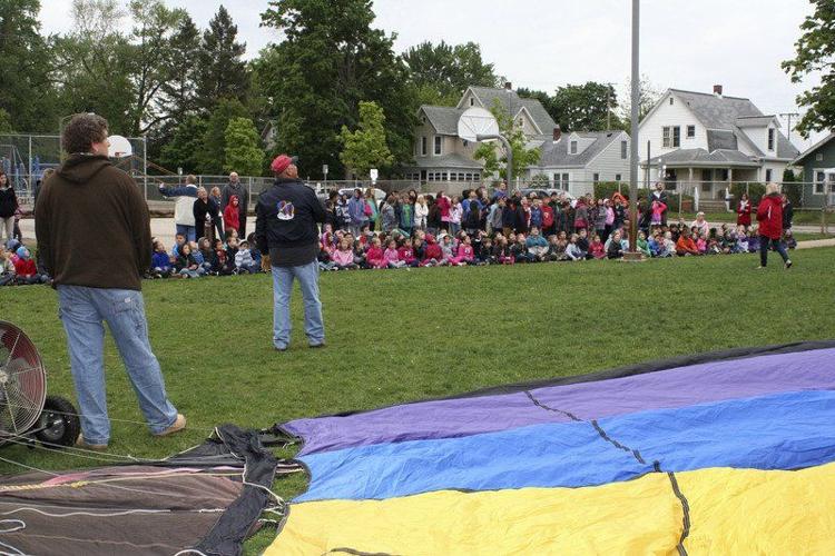 Stutsmans give Parkside Elementary students hot air balloon ...