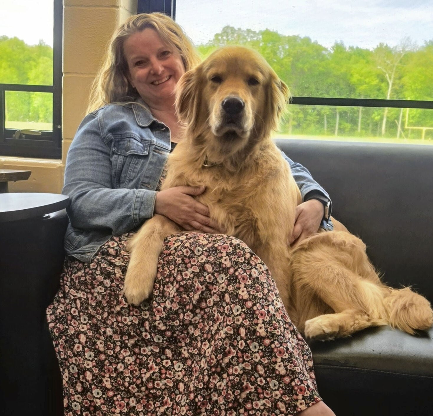 COMMUNITY PROFILE: Teacher's therapy dogs love student encounters ...