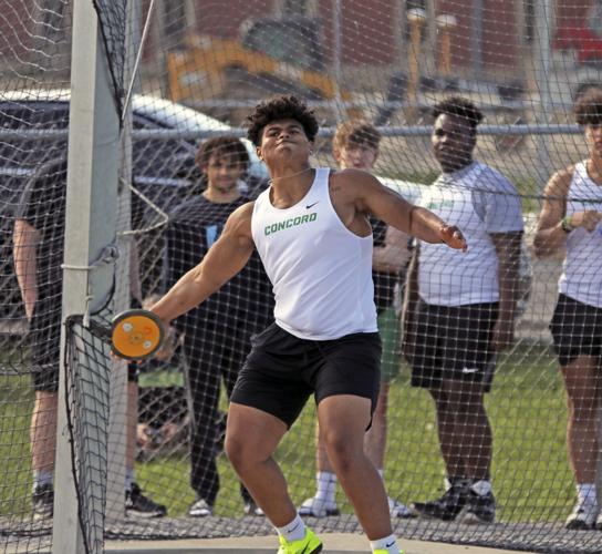 PREP TRACK: Yoder sets discus record; area teams do well at NLC ...