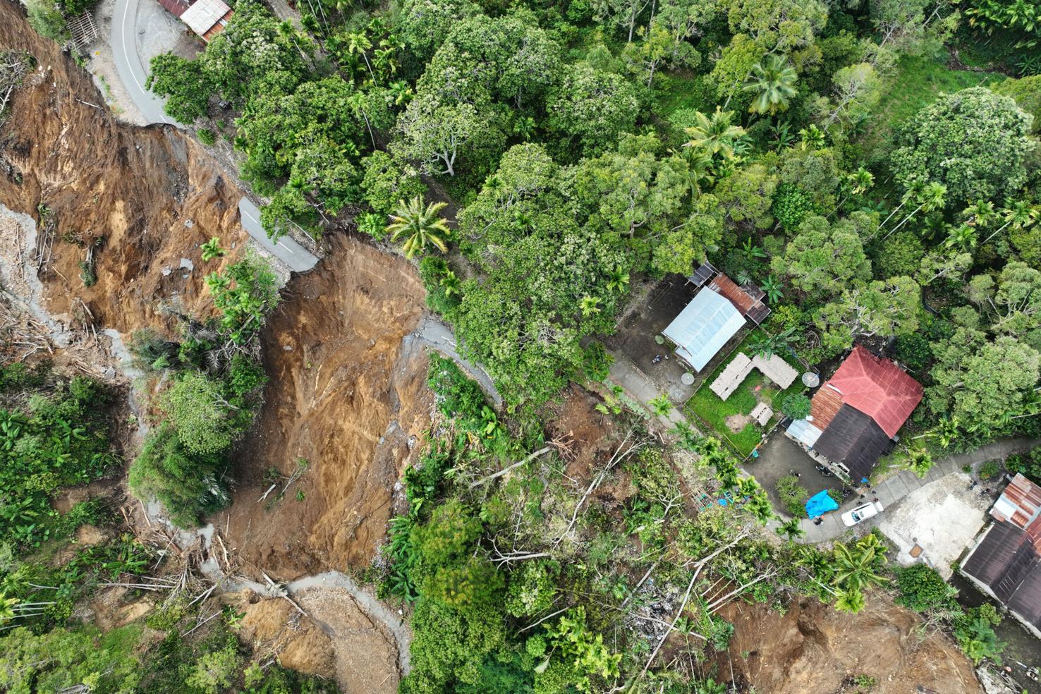 Indonesia Extreme Weather Asia Flooding | National News | goshennews.com