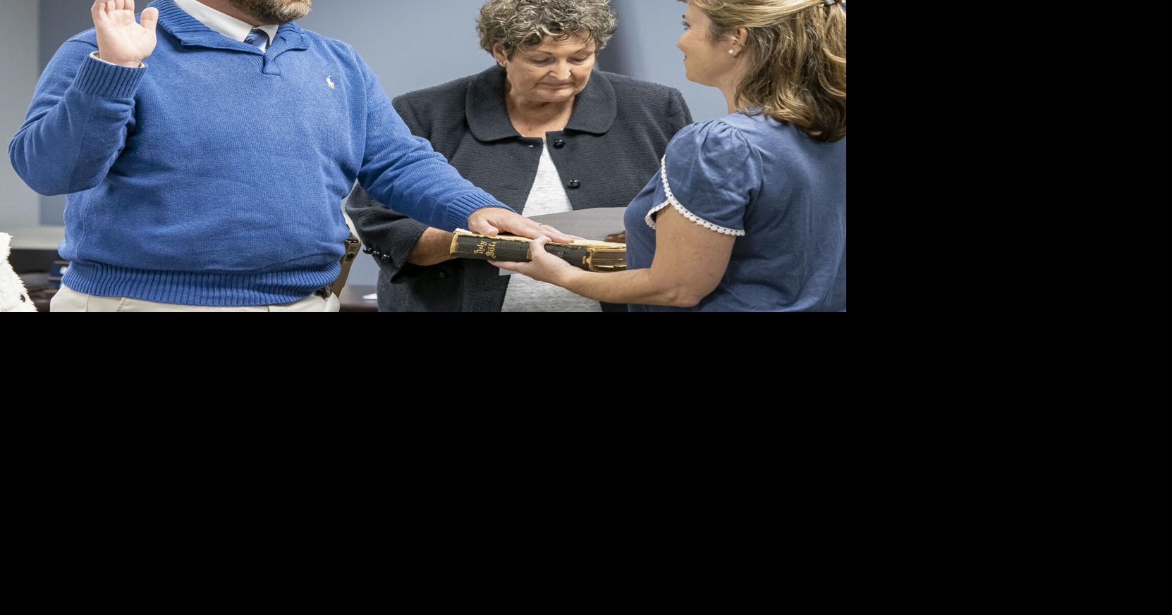 Fairfield swears in former Wa-Nee SRO as new chief of police | News ...