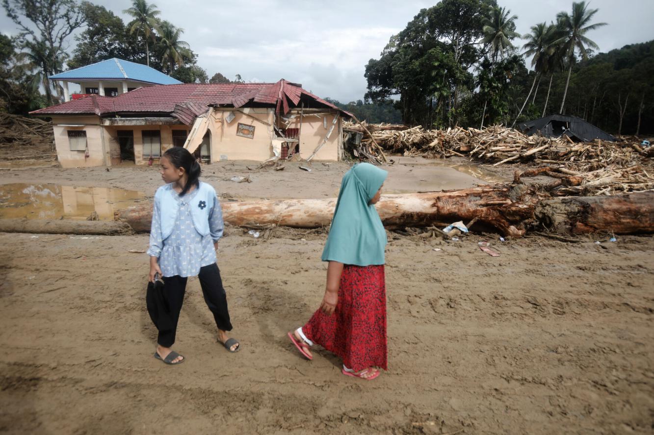 Indonesia Extreme Weather Asia Flooding | National News | goshennews.com
