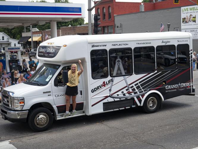 Middlebury hosts Summerfest Parade | | goshennews.com