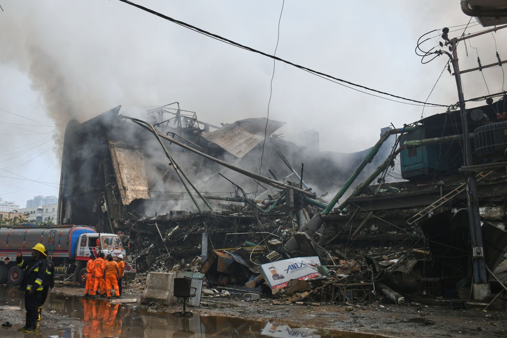 Pakistan Shopping Mall Fire | National News | goshennews.com