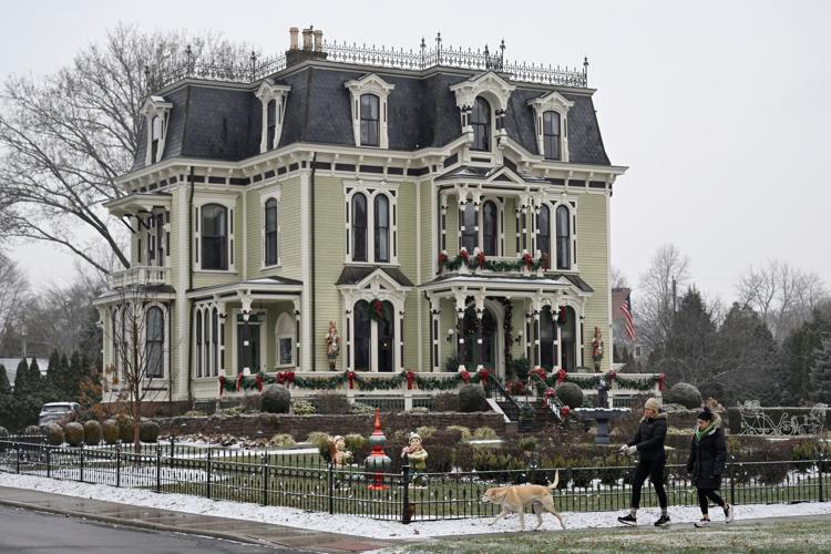 Hallmark holiday movie fans are flocking to Connecticut's quaint ...