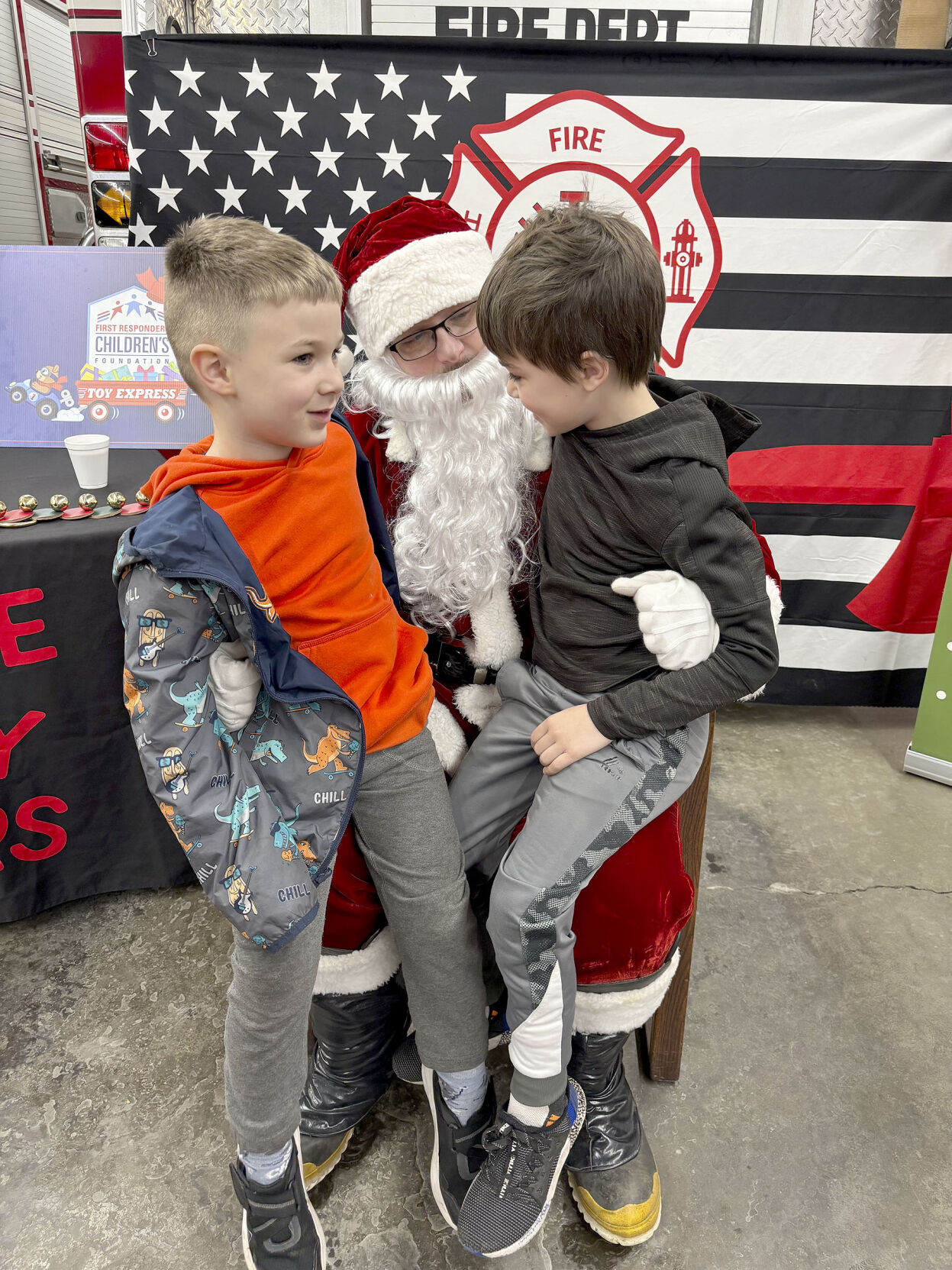 Nappanee fire hosts Toy Express for community | News | goshennews.com