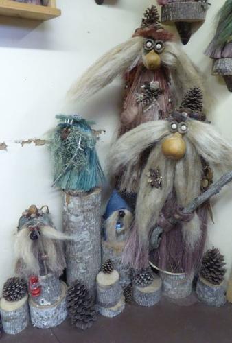 Visitors watch trolls spring from a family's Tennessee studio ...