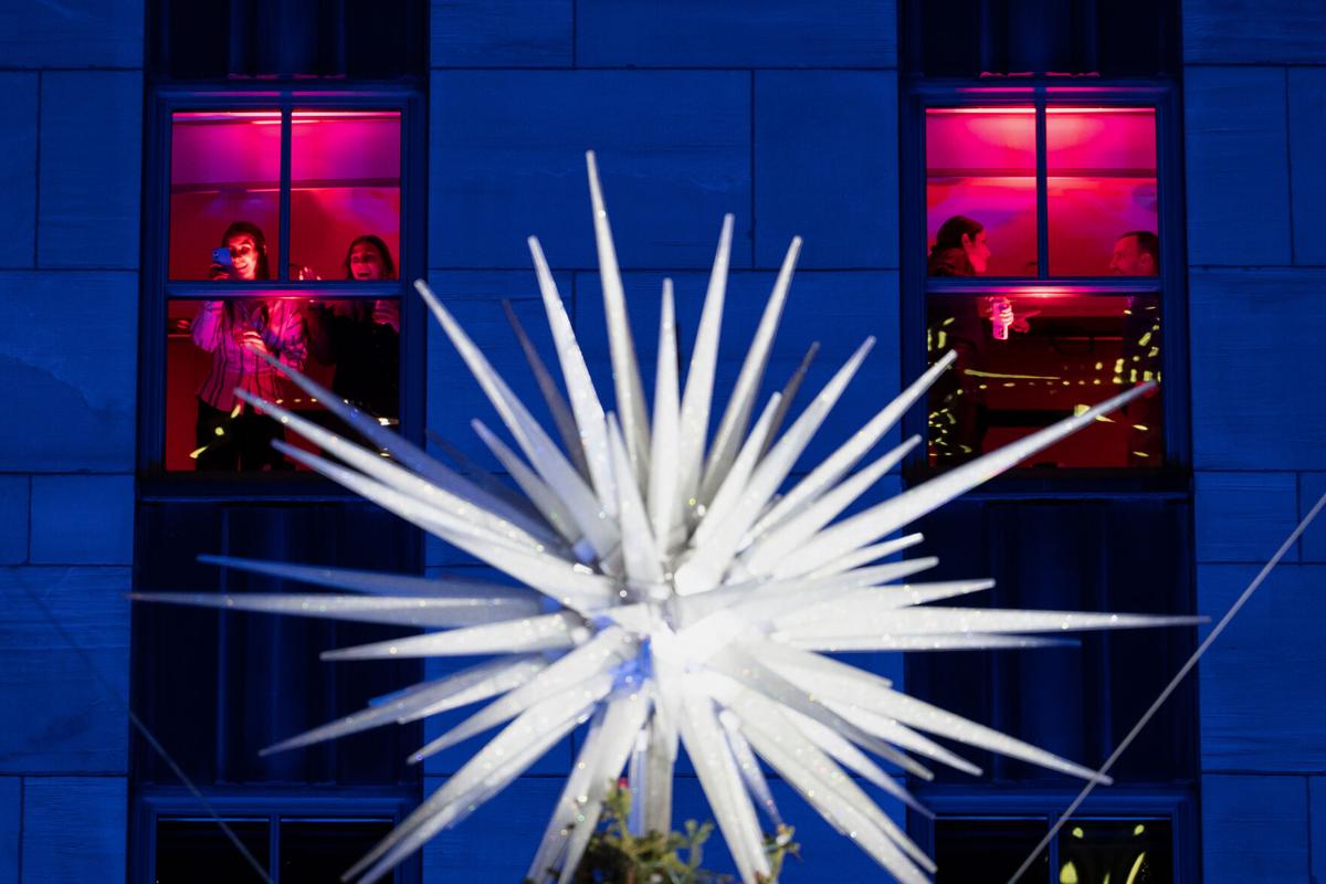 APTOPIX Rockefeller Center Christmas Tree | National News | goshennews.com