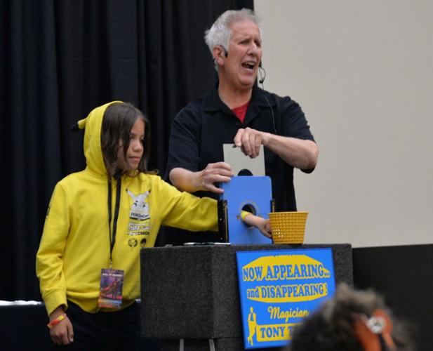 Hall of Heroes continues to bring crowd for weekend of comics, cosplay ...