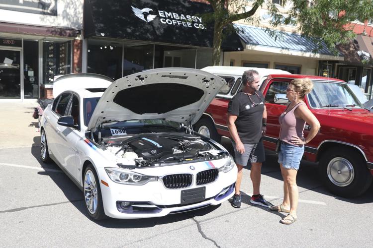Goshen First Fridays hosts vintage, modern autos | News | goshennews.com