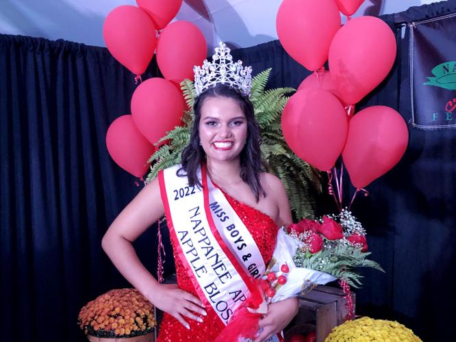 Lomeli crowned Miss Apple Blossom | News | goshennews.com