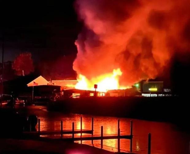Syracuse marina catches fire | News | goshennews.com