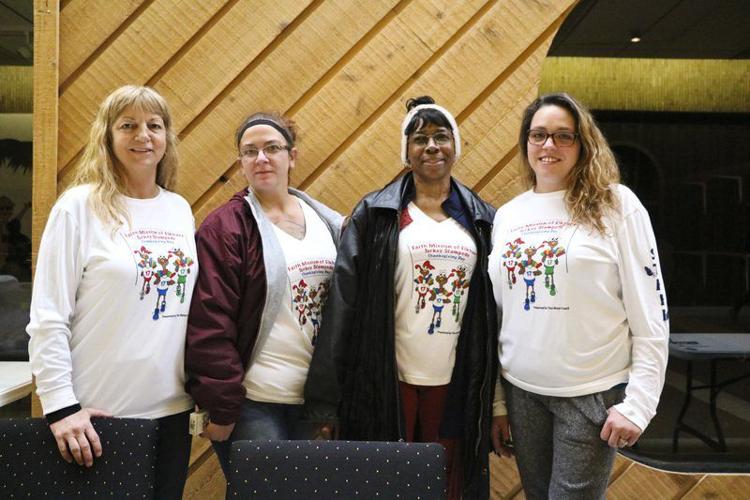 Record-breaking crowd races to the finish line during Turkey Stampede ...