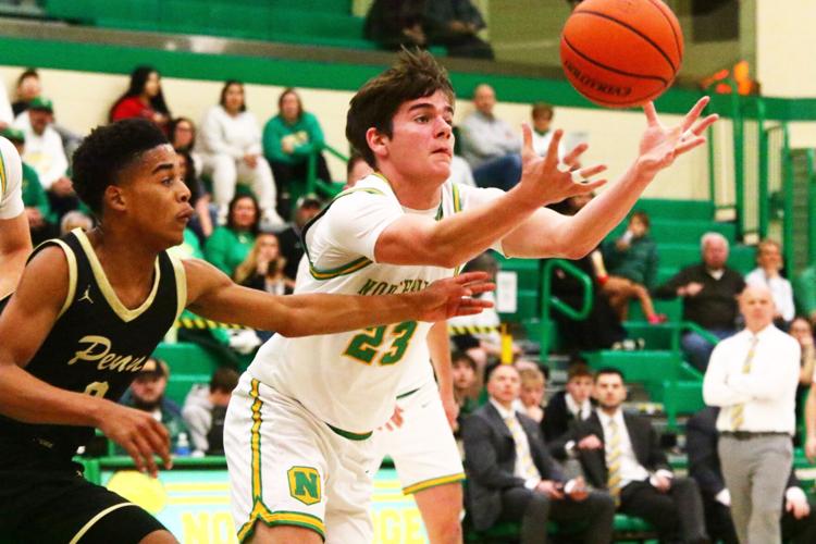 PREP BOYS BASKETBALL: Scholl shoulders the load in No. 8 Raiders run ...