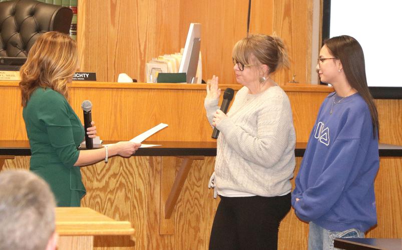 Goshen mayor, officials sworn in at meeting | News | goshennews.com