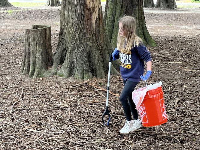Volunteers turn out for Beautify Burlington event | Local News ...