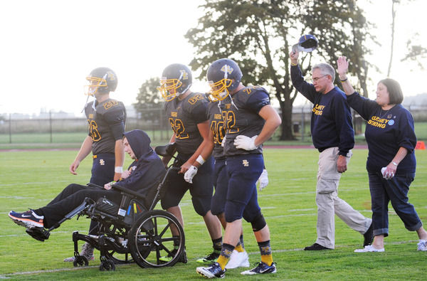 ‘Gurney strong’: Burlington-Edison football team shows support for ...