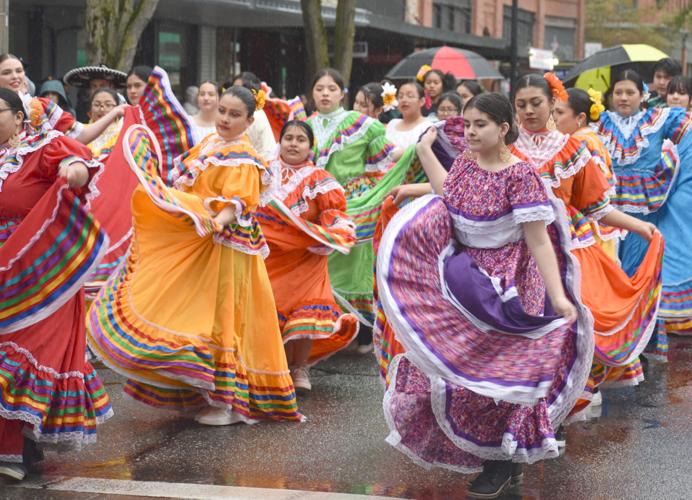 Crowd comes out for Cinco de Mayo Parade in Mount Vernon | Education ...