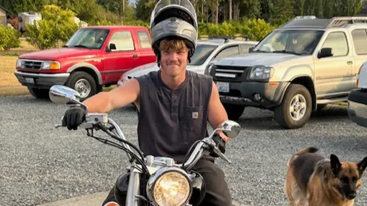 Community mourns Stanwood High senior Karter Sundberg, rallies to ...