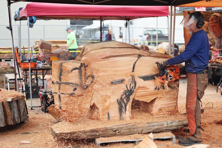 Loggerodeo chainsaw carving competition underway | Local News ...