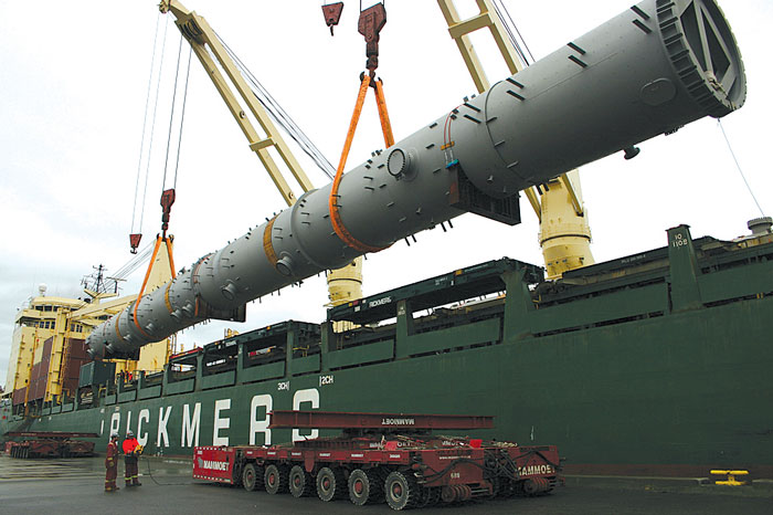 Distillation towers on the way to Shell | News | goskagit.com