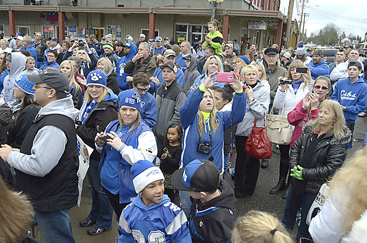 Sedro-Woolley Football Parade | Gallery | goskagit.com
