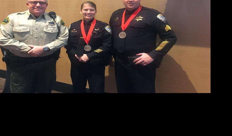 Stanwood police officers honored as Red Cross heroes | News | goskagit.com