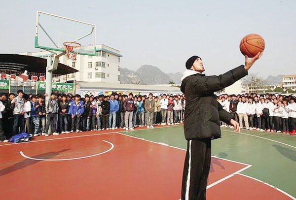 Amaya brings world of experience to Skagit Valley men’s hoops | All ...