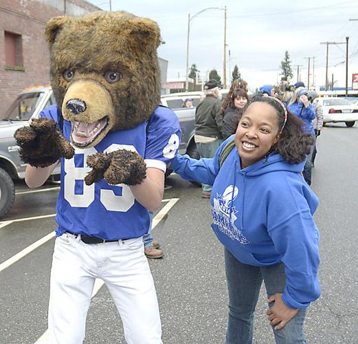 Sedro-Woolley Football Parade | Gallery | goskagit.com