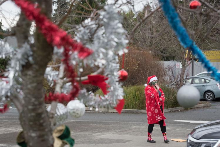 La Conner students, teachers celebrate holidays together | Local News ...