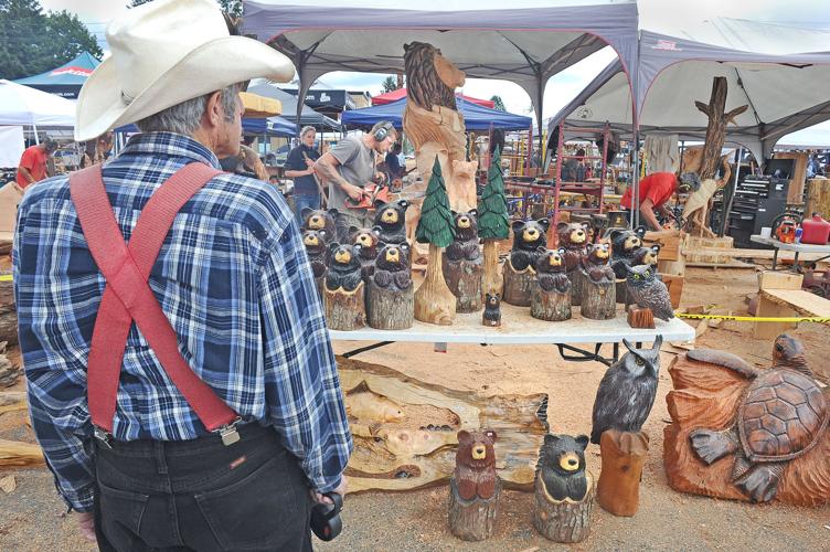 Sedro-Woolley Loggerodeo chainsaw carving | Gallery | goskagit.com